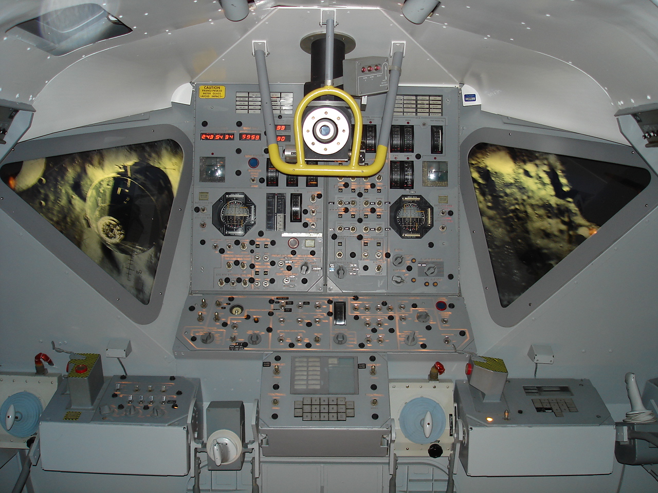 Lem Cockpit